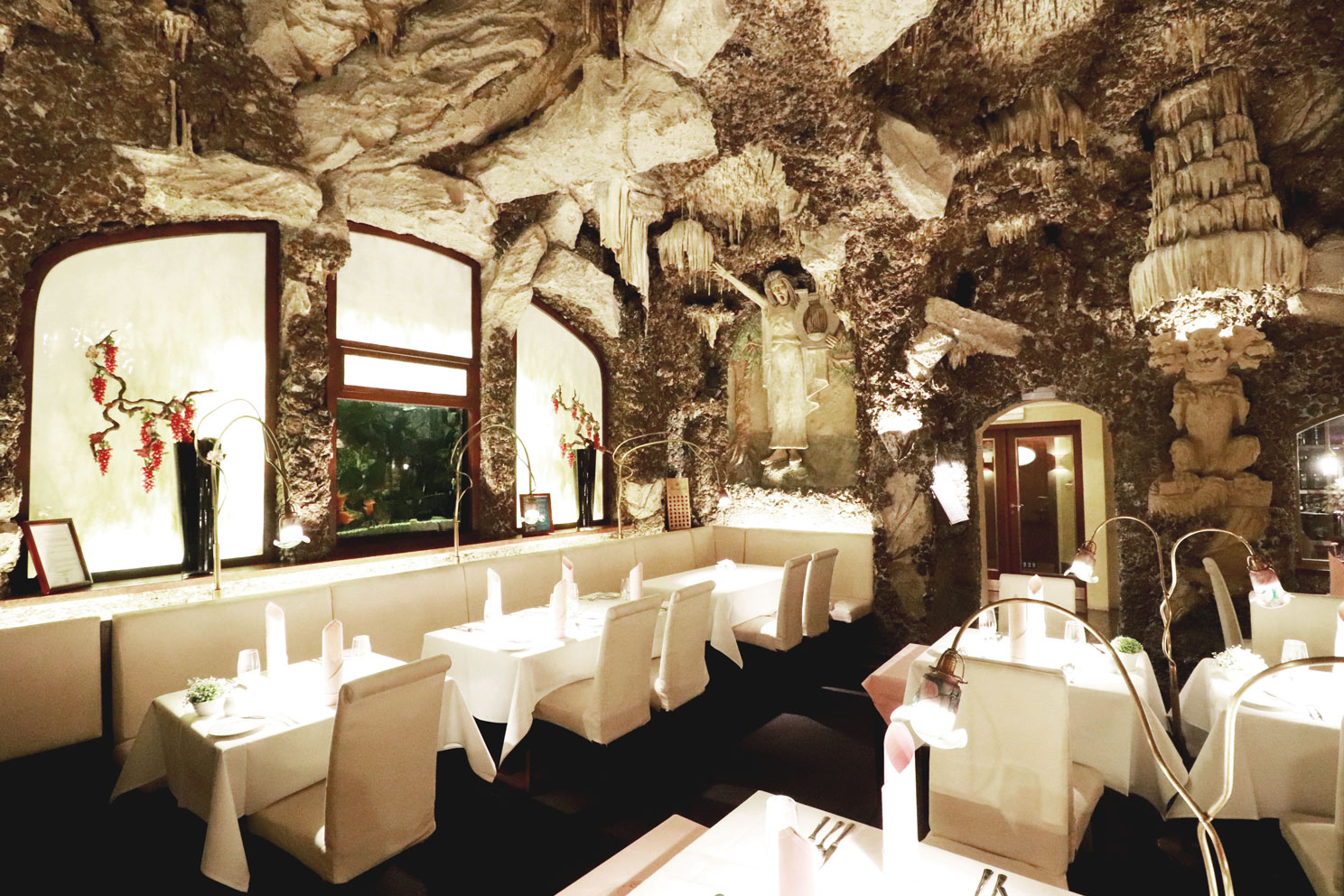 TRITON Restaurant – Artful Cuisine Under a Romantic Cave – TheXperienceHQ